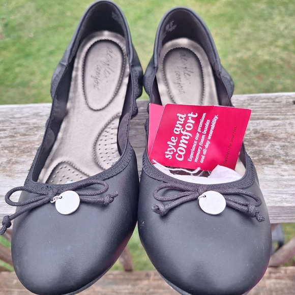 dexflex comfort | Shoes | Black Ballet Flats With Bow Accent | Poshmark